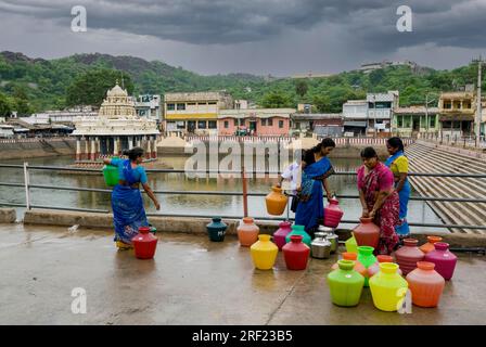 Saravana Poigai tank at bottom of Murugan Temple hill in Thiruttani ...