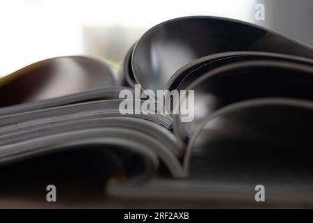 Magazines de publication Newspaper stack of magazines : publication ...