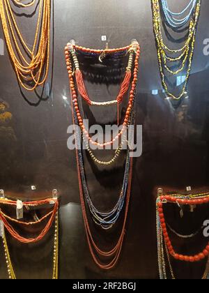 Lanjhia Saora, Sora People, Lanjia tribe, necklace Stock Photo - Alamy