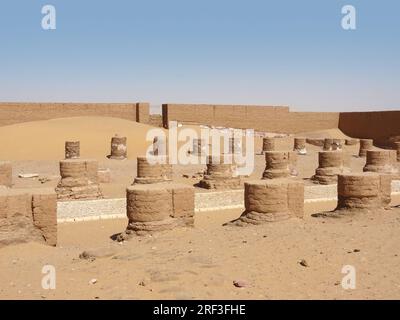 Deir el-Hagar Temple in Egypt Stock Photo - Alamy