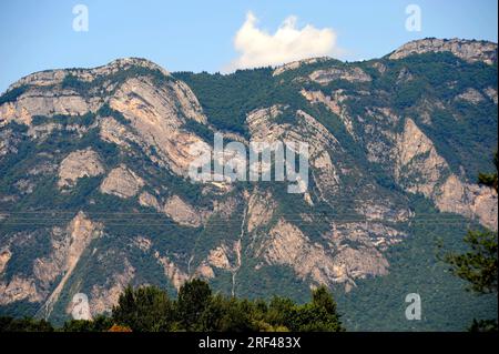 Reverse or thrust fault in limestone Stock Photo - Alamy