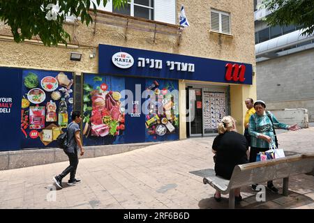 Street view Hadera Stock Photo - Alamy