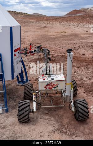 The Team Interplanetar Mars Rover works on the Mars Lander in the ...
