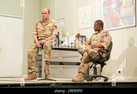 l-r: Rory Kinnear (Iago), Adrian Lester (Othello) in OTHELLO by ...
