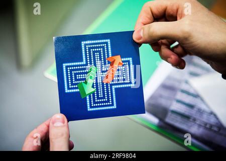 Reception structure for drug addicts which provides sterile equipment ...