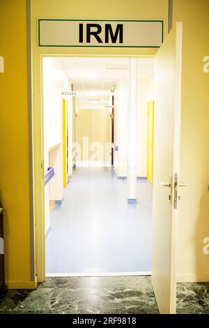 MRI in a hospital radiology department Stock Photo - Alamy