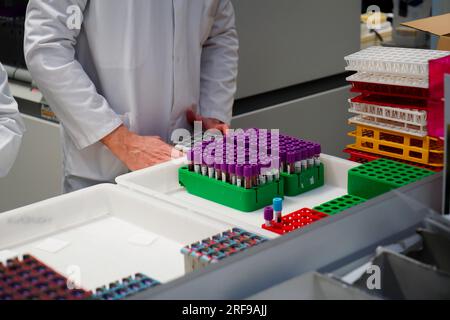 Technical platform of the Inovie 34 laboratory . Hematology tube sorter. NFS, blood count, VS ...