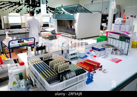Technical platform of the Inovie 34 laboratory . Hematology tube sorter. NFS, blood count, VS ...
