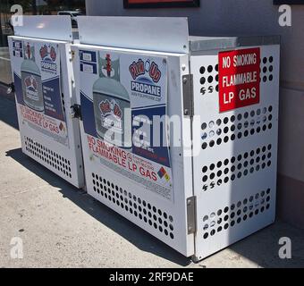 Pick Up BBQ propane tanks exchange in California Stock Photo - Alamy