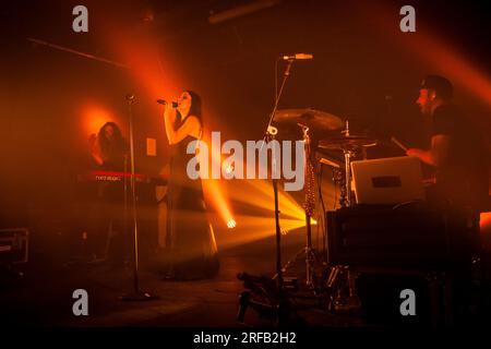 "Banks" female musician and singer from Los Angeles performing at ...