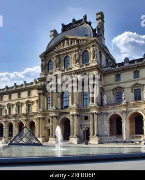 The wonderful building that houses the Louvre museum in Paris, France ...