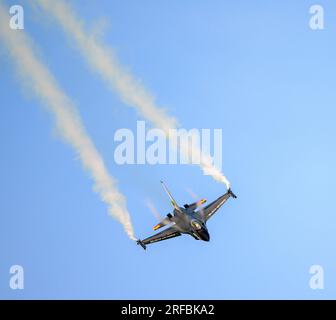 Belgian air force F-16 dream viper Vrieske on full afterburner flying ...