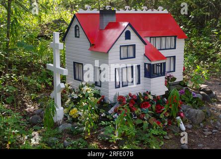 Spirit houses, St. Nicholas Orthodox Church, Eklutna, AK, USA Stock ...