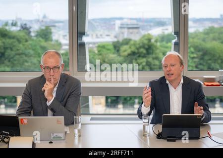 ING CEO Peter Adams and ING CFO Hans De Munck pictured during a press ...