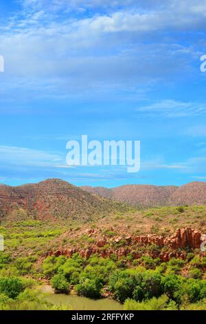 Verde valley and distant red rock mountains Stock Photo - Alamy