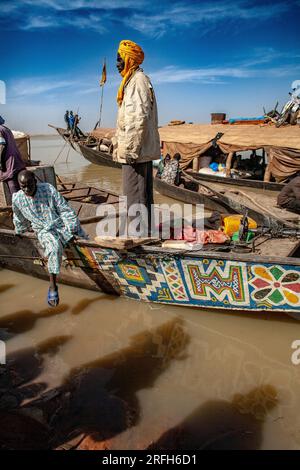 Boats in the harbour, Port of Mopti and market, Bani river, Mopti ...