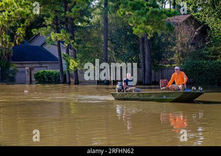 Memorial Drive in Houston, Texas after the snow storm early on Monday ...