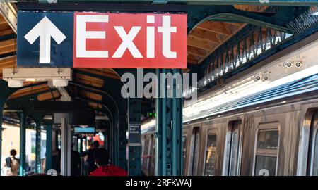NYC Subway train station public transport copy space city life ...