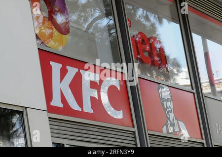 barcelona/catalonia/ Spain/ 25July 2019/ Glovo delivery chain deliver ...