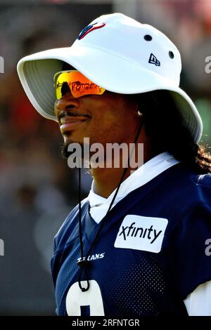 Houston Texans' John Metchie III (8), Johnny Johnson III (88) and ...