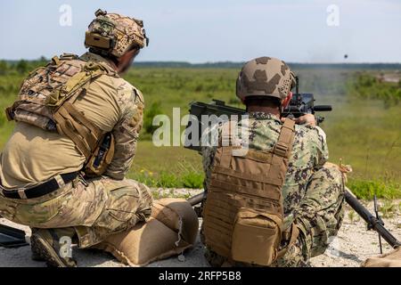 Critical skills operators with Marine Raider Regiment, U.S. Marine ...