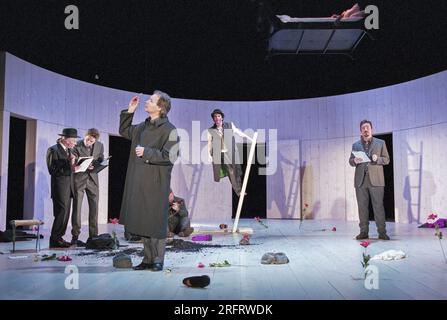 A Midsummer Night's Dream - Puck and Titania Stock Photo - Alamy