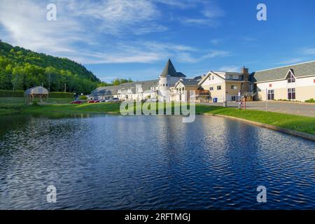 Auberge du Mont, Saint-Gabriel-de-Valcartier, Quebec, Canada Stock ...
