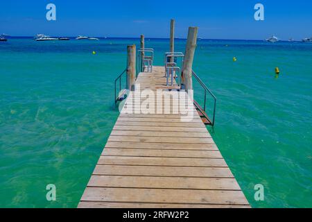 Crystal clear blue water of legendary Pampelonne beach near Saint ...