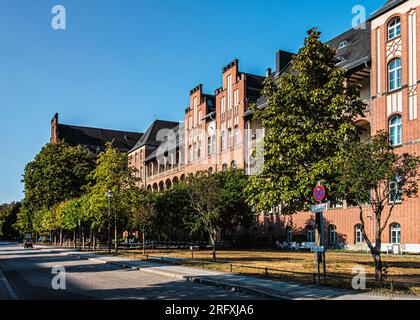 Charité Research Organisation in historic Building on the Charite ...