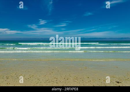 On the road on the kilometre-long sandy beach Plage of the Atlantic ...