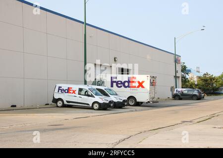 FedEx Ship Center in Chicago Stock Photo - Alamy