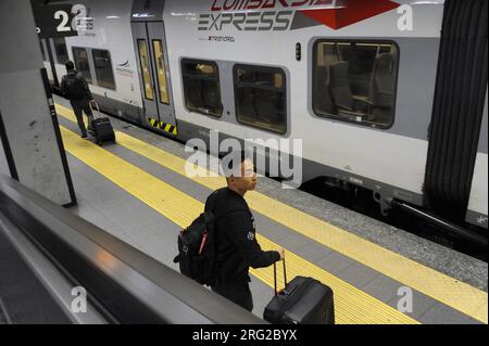 - Trenord, ferrovie regionali Lombarde, aereoporto Malpensa terminal T2 ...