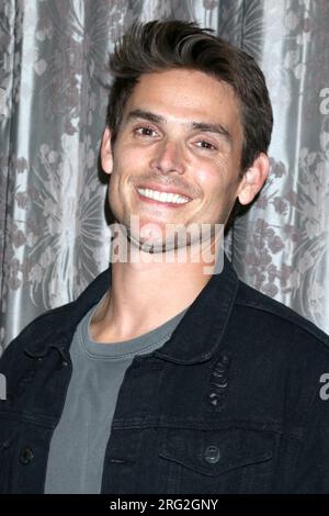 LOS ANGELES - AUG 5: Mark Grossman at The Young and The Restless Fan ...
