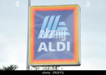 Aldi Supermarket. Copyspace Stock Photo - Alamy