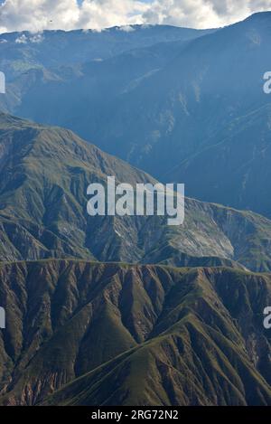 Detail of the texture of the mountains in the Chicamocha Canyon ...