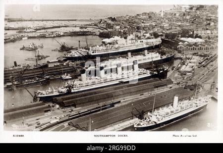 RMS Olympic was a transatlantic ocean liner, the lead ship of the White ...