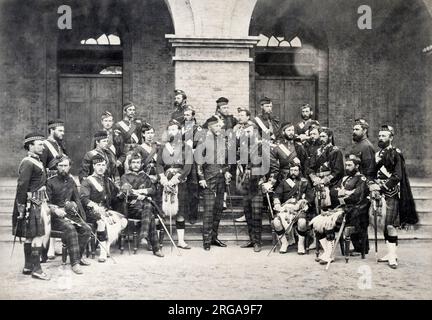 Vintage 19th century photograph: 92nd (Gordon) Highlanders in kilts ...