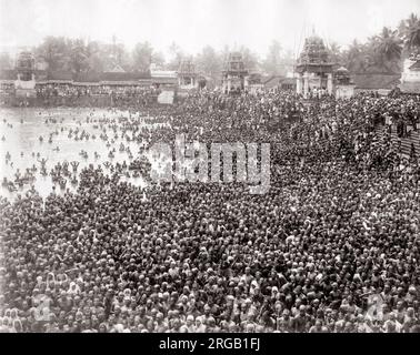 A crowd of people, early 1900s Stock Photo - Alamy