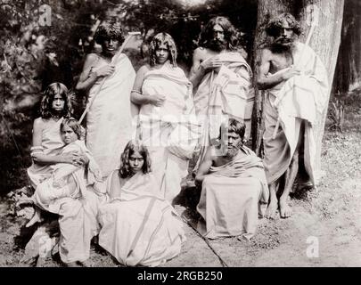 Vintage 19th century photograph: Toda Hut, Paikara Tirari, India Stock ...