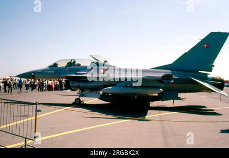 E-615, a General Dynamics F-16BM Fighting Falcon operated by the Royal ...