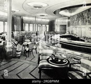 RMS Queen Mary, Observation Lounge and Cocktail Bar under the Bridge ...