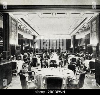 RMS Queen Elizabeth, Restaurant, January 1949 Stock Photo - Alamy