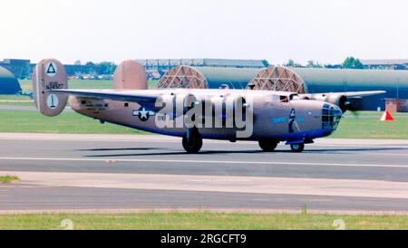 Consolidated LB-30 - B-24A Liberator N24927 'Diamond Lil' (msn 18, ex 40-2366, ex AM927). This ...