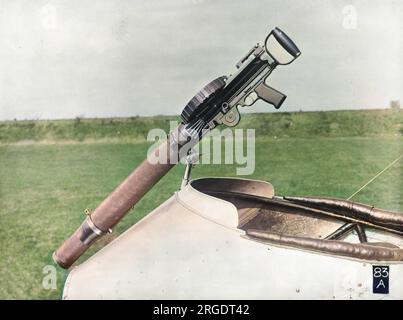 First World War weapon. Lewis automatic machine gun Stock Photo - Alamy