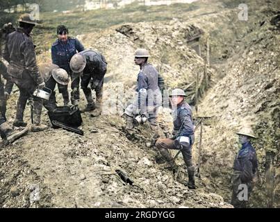 Mealtime in a British reserve trench on the Western Front during World ...