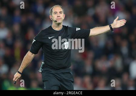 Match referee Jeremy Simpson Stock Photo - Alamy