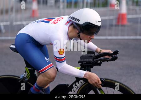 Great Britain's Archie Atkinson competes in the Men's C4-5 1000m Time ...