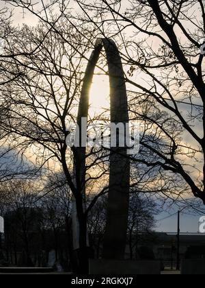 TRANSCENDING LABOR LEGACY MONUMENT ARCH (©DAVID BARR 2003) HART PLAZA ...