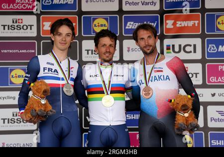 France's Kevin Le Cunff with the gold medal (centre), Slovakia's Jozef ...