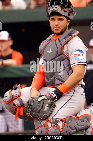 Houston Astros catcher Yainer Diaz (21) against the Arizona ...
